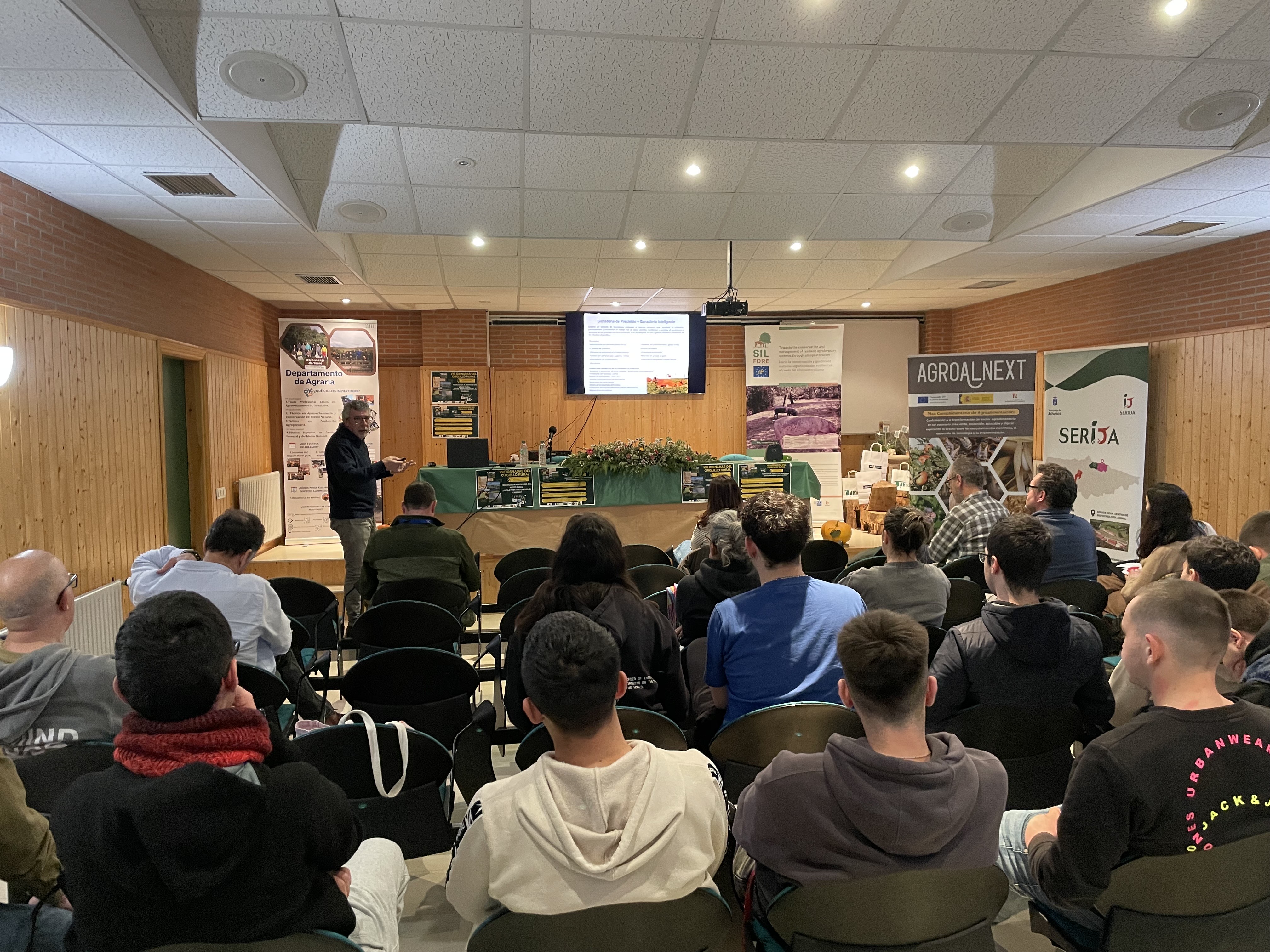 Visita del grupo PUMUO Universidad de Oviedo - Serida